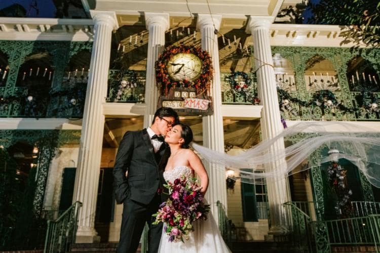 An Elegant Haunted Mansion Holiday Inspired Wedding at Disneyland ...